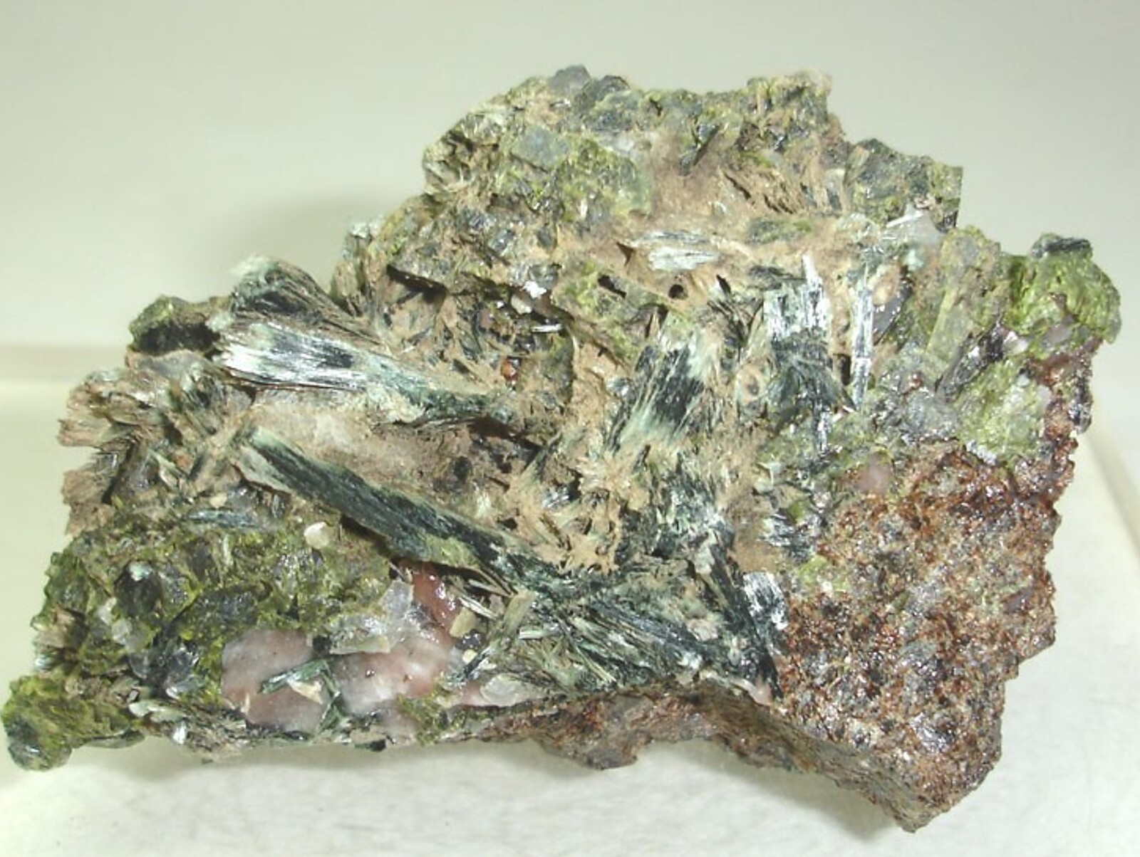 Amphibole Supergroup (Var: Uralite)