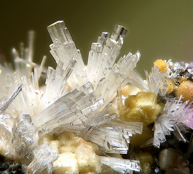 Valentinite: Mineral information, data and localities.