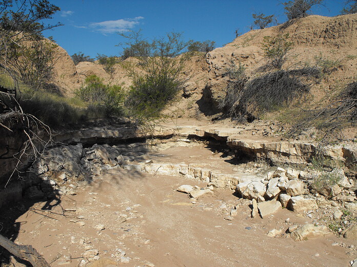 Caliche: Mineral information, data and localities.