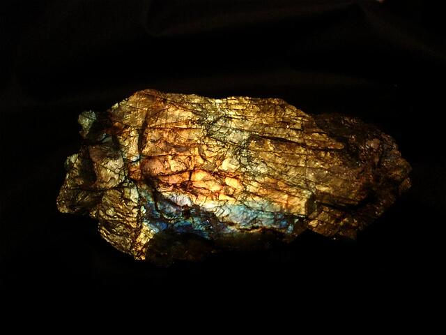 Anorthite (Var: Labradorite)