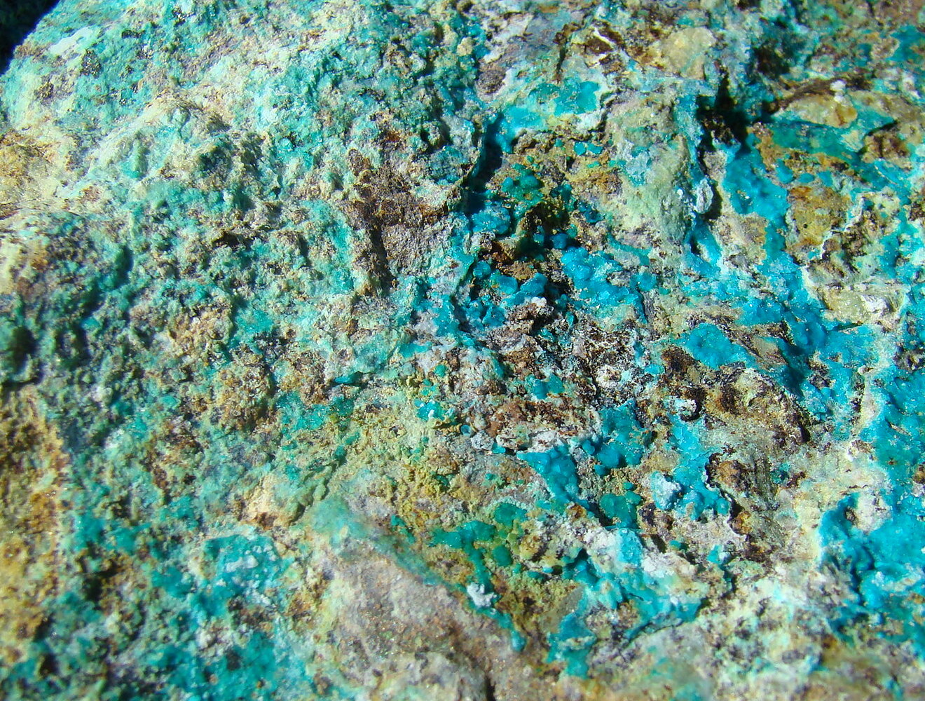 Chrysocolla: Mineral information, data and localities.