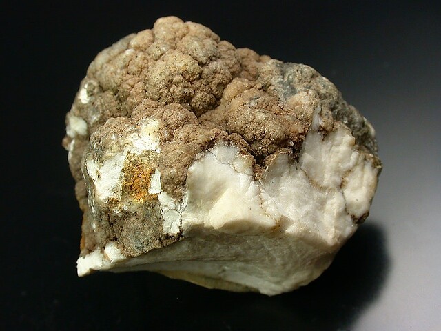 Howlite