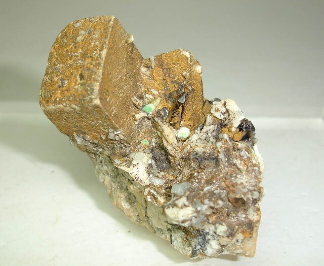 Orthoclase, Quartz (Var: Smoky Quartz), Autunite, Albite, Fluorapatite