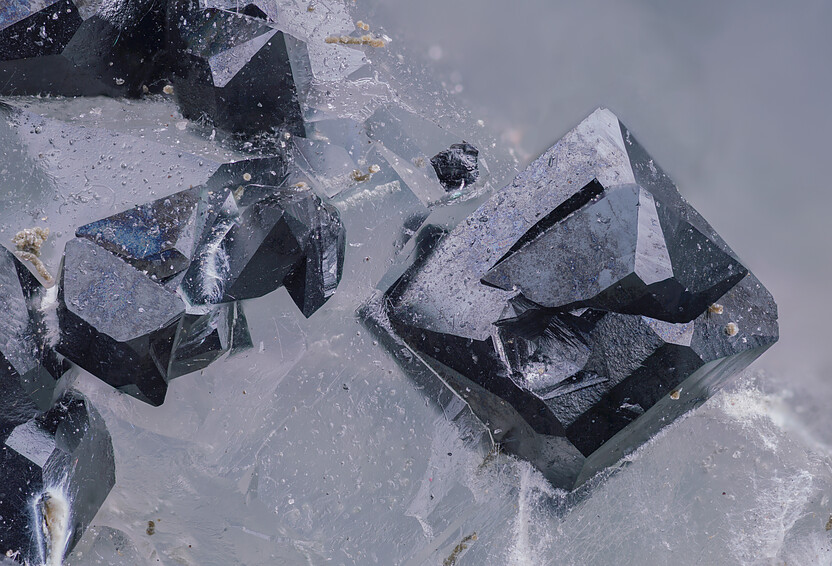 Ilvaite: Mineral information, data and localities.