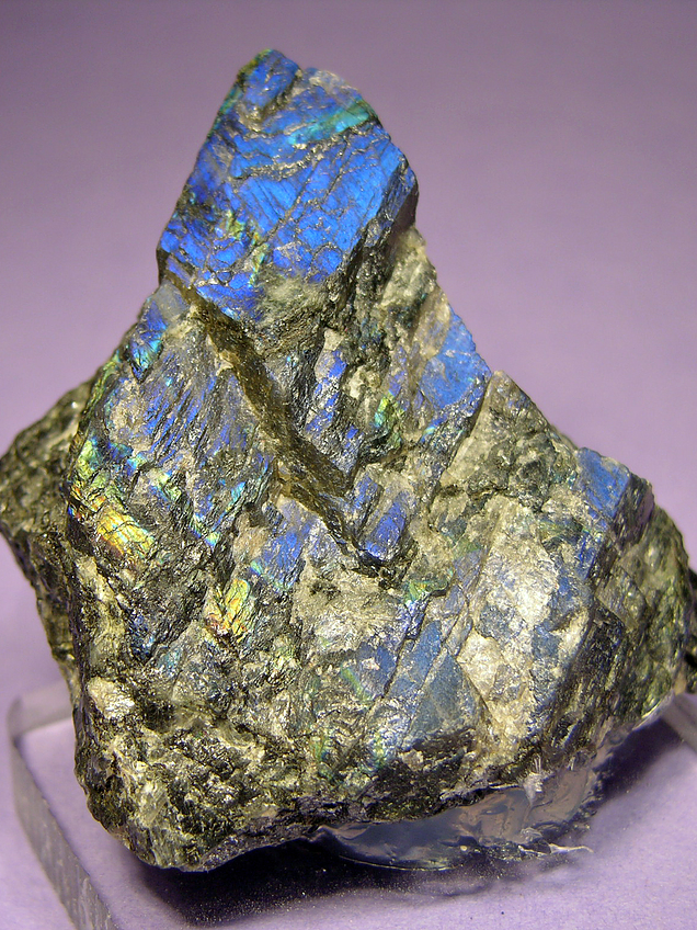 Anorthite (Var: Labradorite)