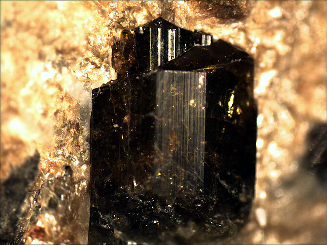 Painite: Mineral information, data and localities.
