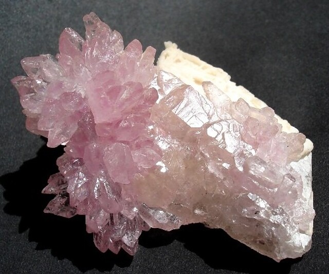Quartz (Var: Rose Quartz), Albite
