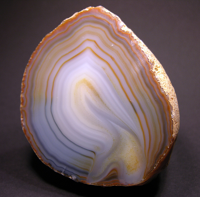 Chalcedony (Var: Agate)