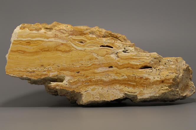Travertine: Mineral information, data and localities.