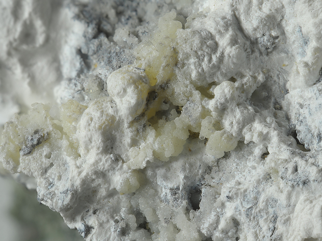 Huntite: Mineral information, data and localities.