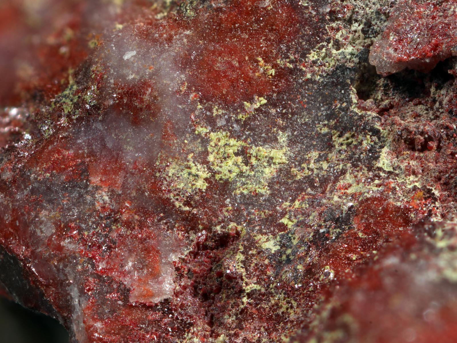 CCUK-8, Cinnabar, Quartz