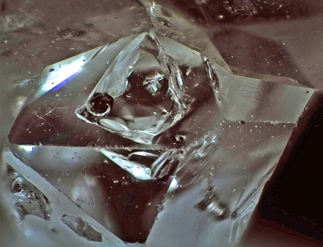 Enhydro Quartz: Mineral information, data and localities.