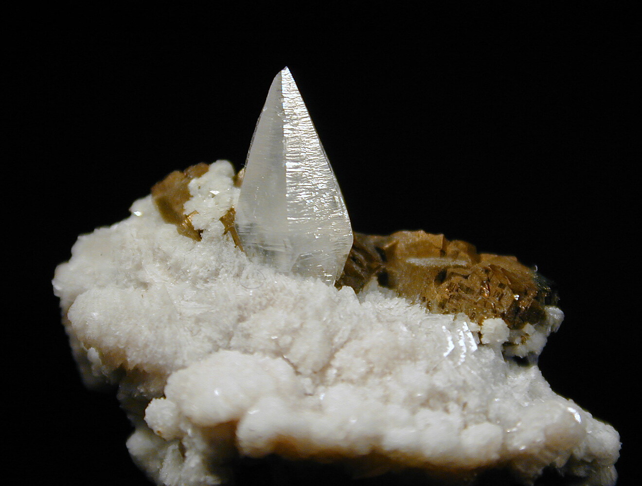 Alstonite: Mineral information, data and localities.