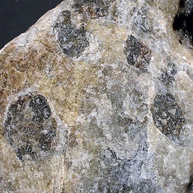 Merwinite, Vesuvianite