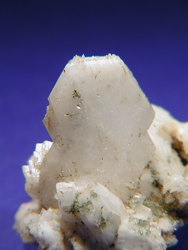 Albite (Var: Pericline), K Feldspar (Var: Adularia)