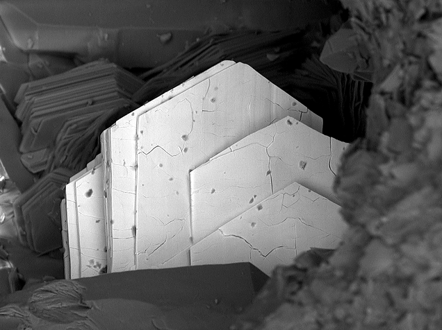 Ichnusaite: Mineral information, data and localities.