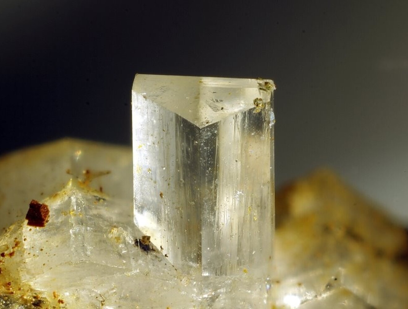 Orthoclase: Mineral information, data and localities.
