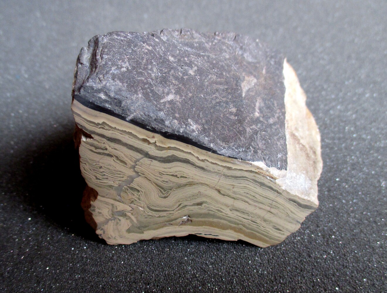 Coticule: Mineral information, data and localities.