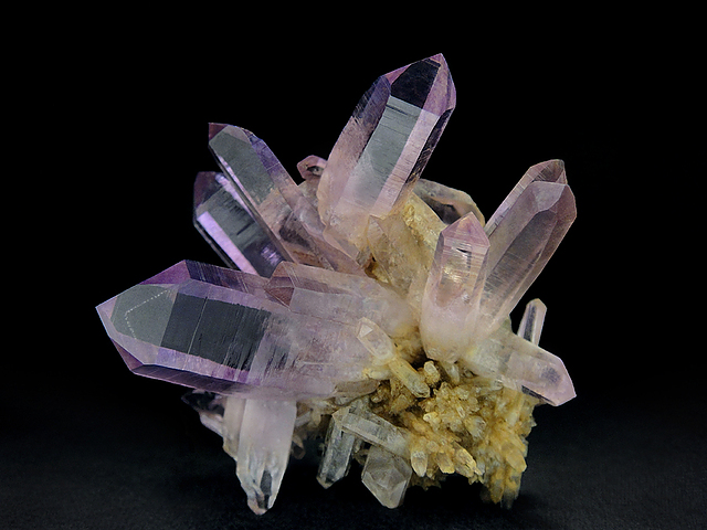 Quartz (Var: Amethyst)