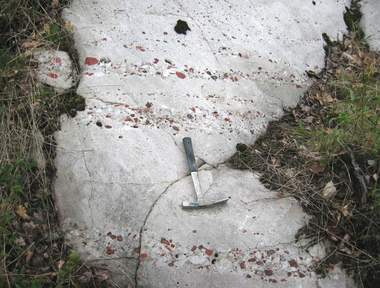 Photos : “Puddingstone” from Ontario to Michigan.