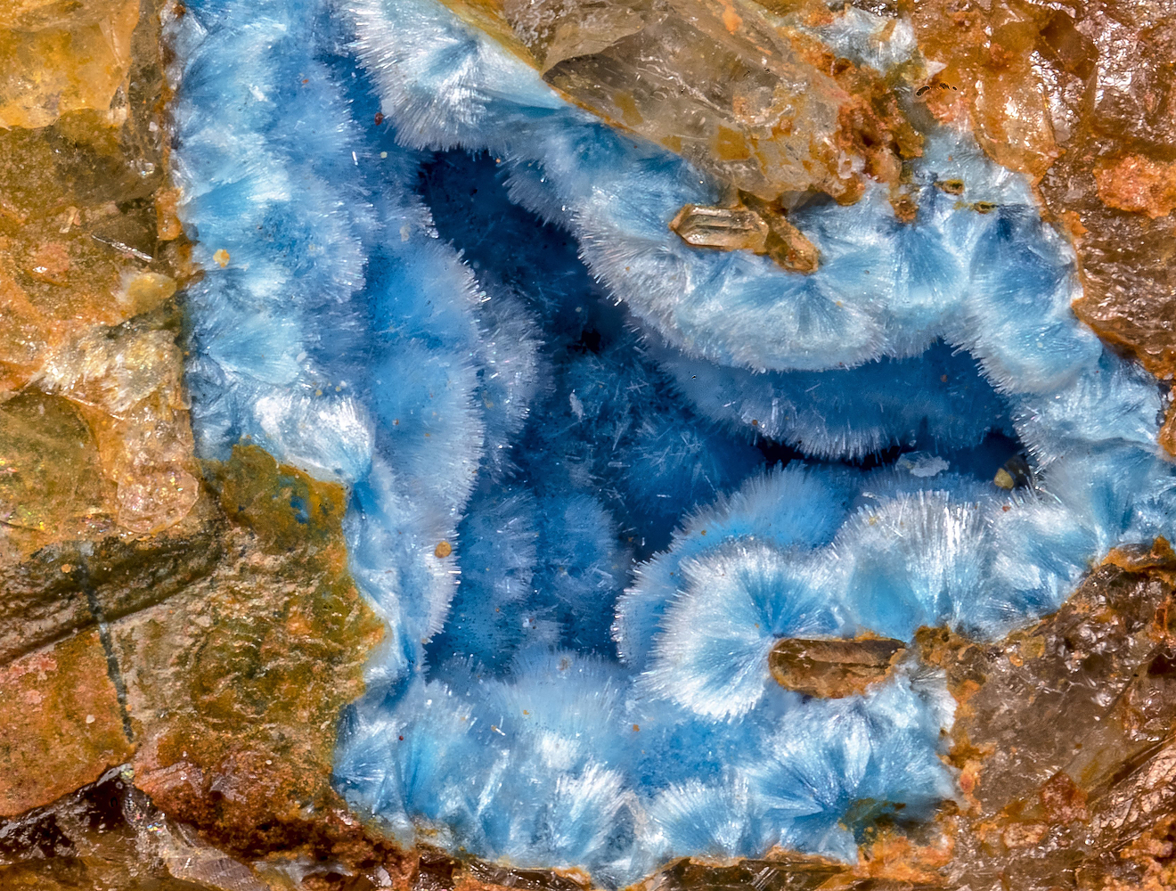 Ceruleite: Mineral information, data and localities.