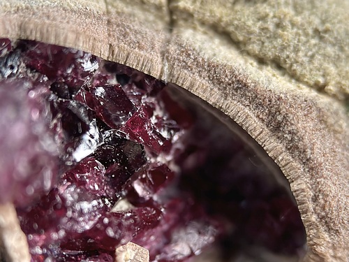 Kelyphite: Mineral information, data and localities.