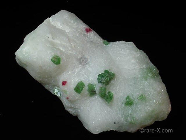 Pargasite, Spinel