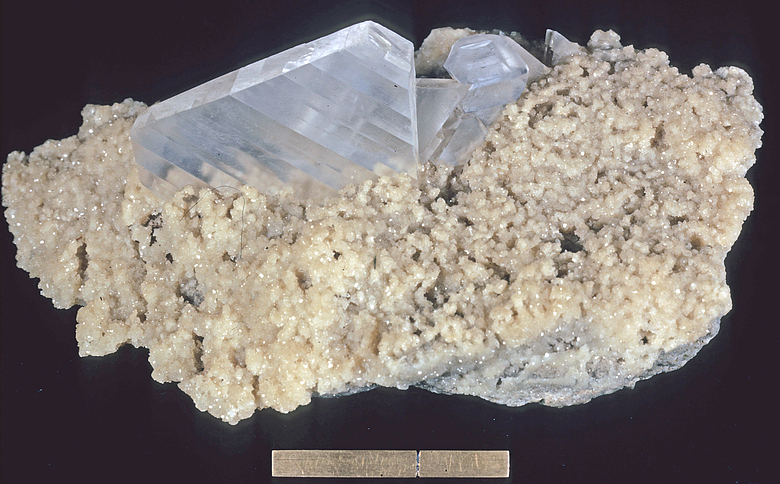 Anhydrite: Mineral information, data and localities.