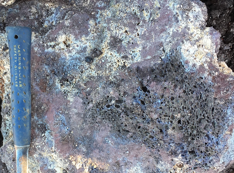 Basaltic glass: Mineral information, data and localities.