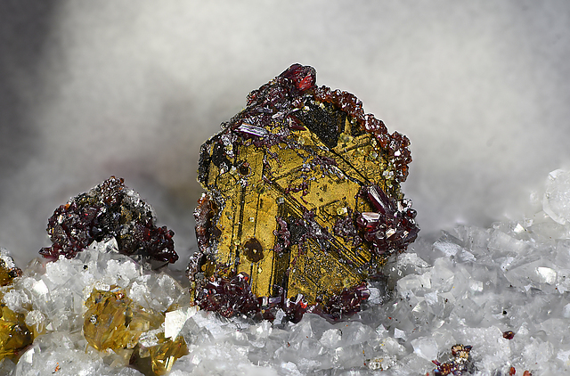 Polybasite, Pyrargyrite, Sphalerite, Dolomite