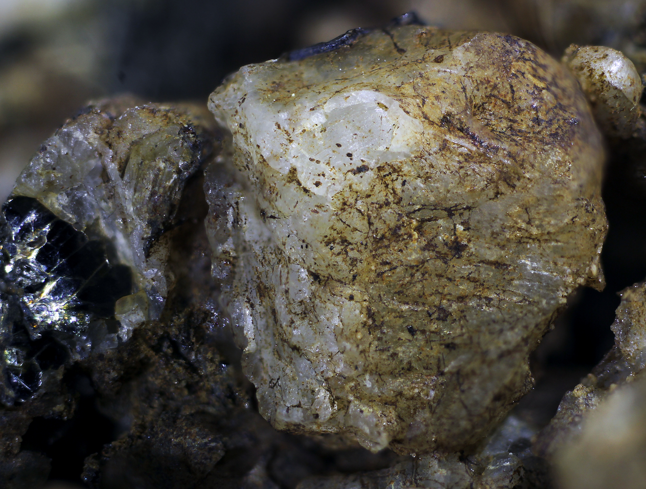 Oligoclase-Albite: Mineral information, data and localities.