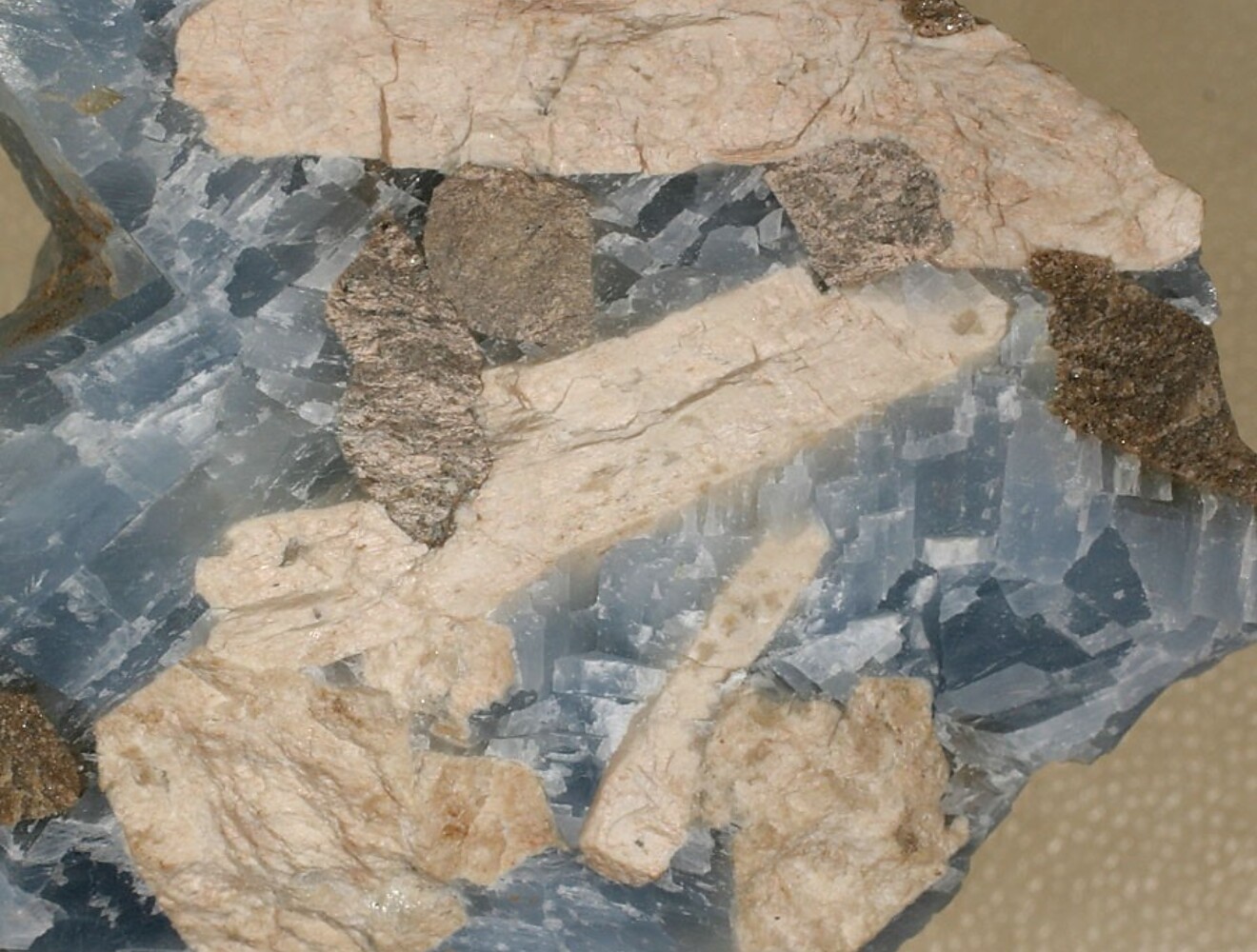 Foshagite: Mineral information, data and localities.