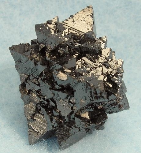 Hausmannite: Mineral information, data and localities.